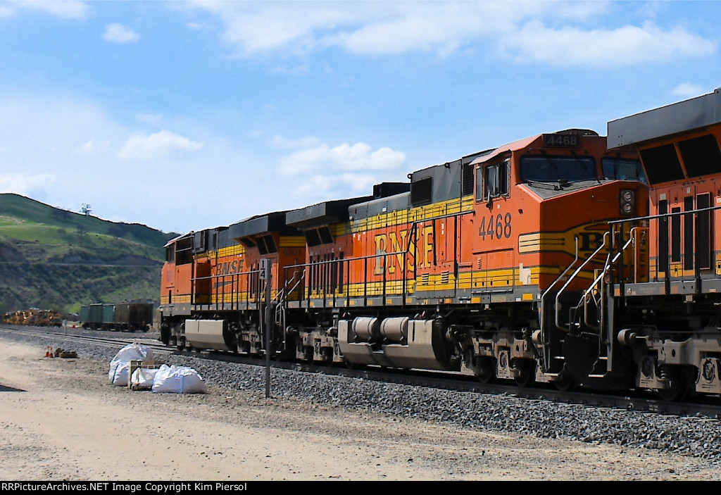 BNSF 4468